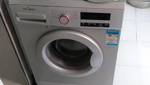 美的小天鹅滚筒洗衣机,洗衣脱水不是梦,洗衣机排水泵