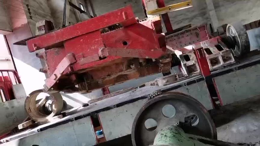 专业维修矿山设备#破碎机 #实体厂家 #机械制造 #颚式破碎机