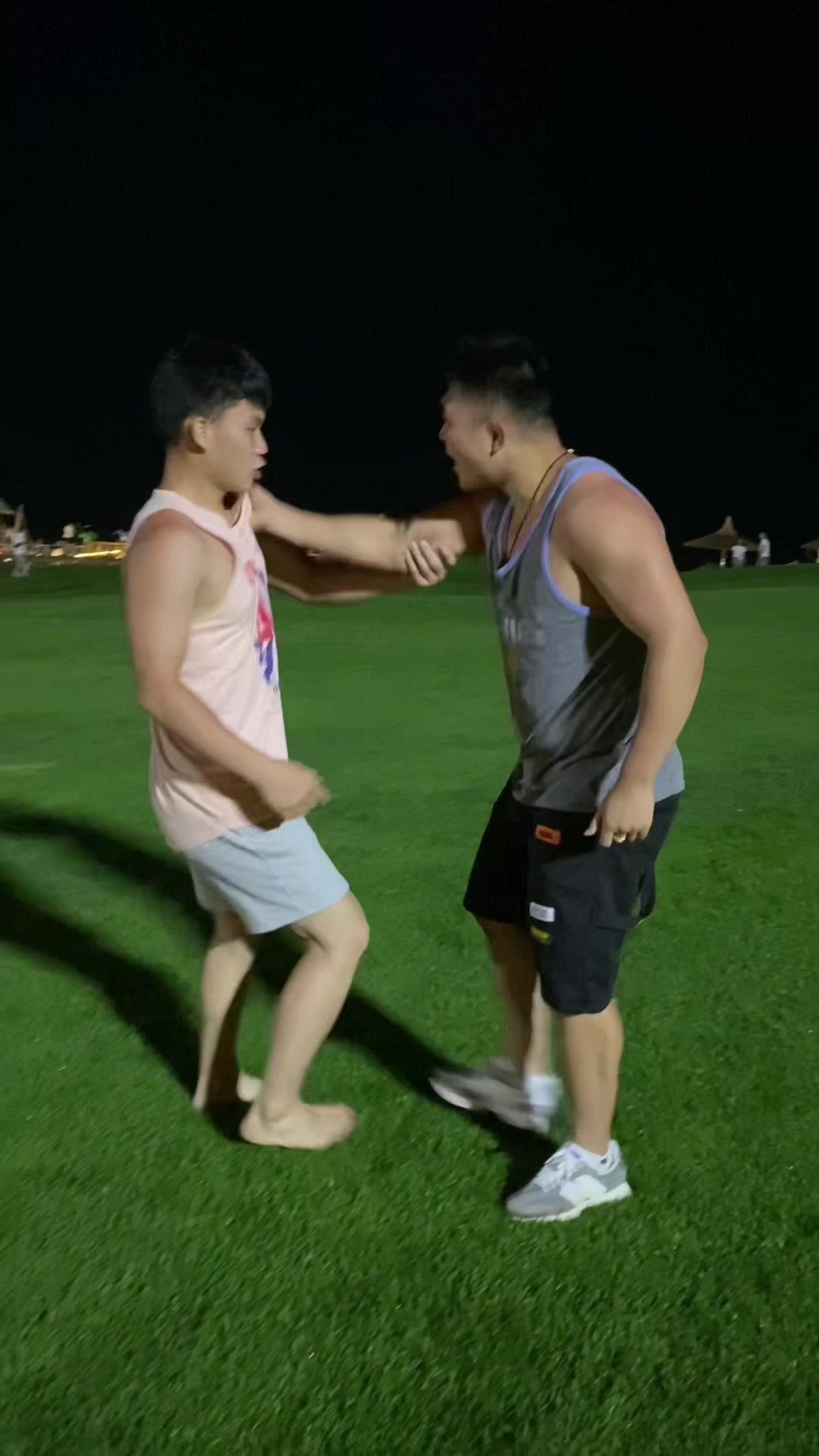 前滚翻,您学会了吗?简单实用
