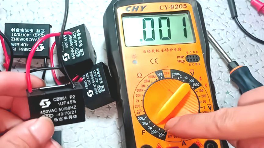 电子知识课堂,利用电容充电特性测量电容好坏,工作原理详解