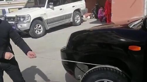 以后汽车电瓶没电了,可以用这个办法,农民的智慧是无穷的!