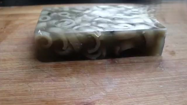 做猪皮冻时,最忌直接下锅煮,多加一步,皮冻晶莹剔透无腥味