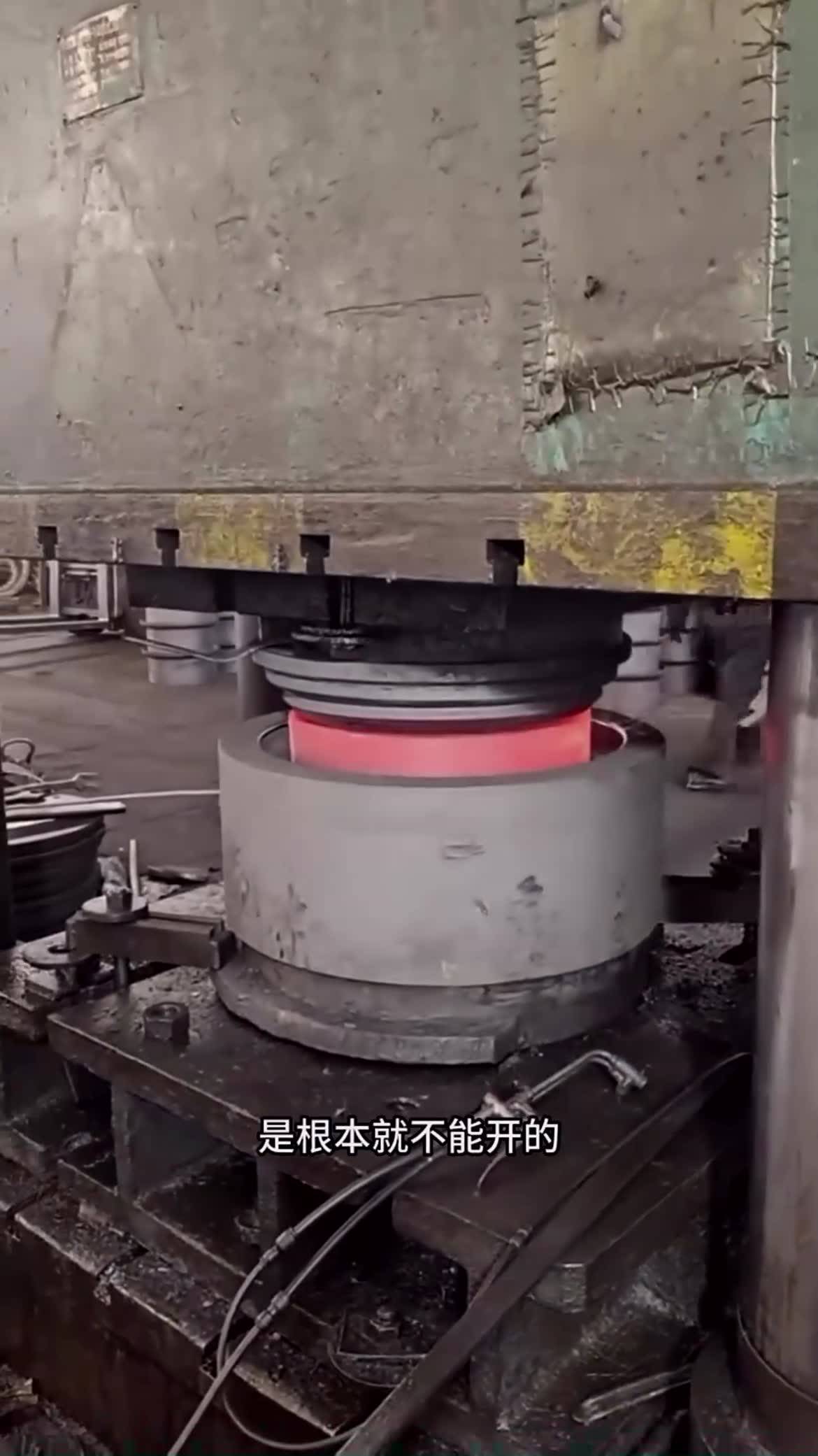 原来轮毂制作这么简单,但自己换一个却是天价