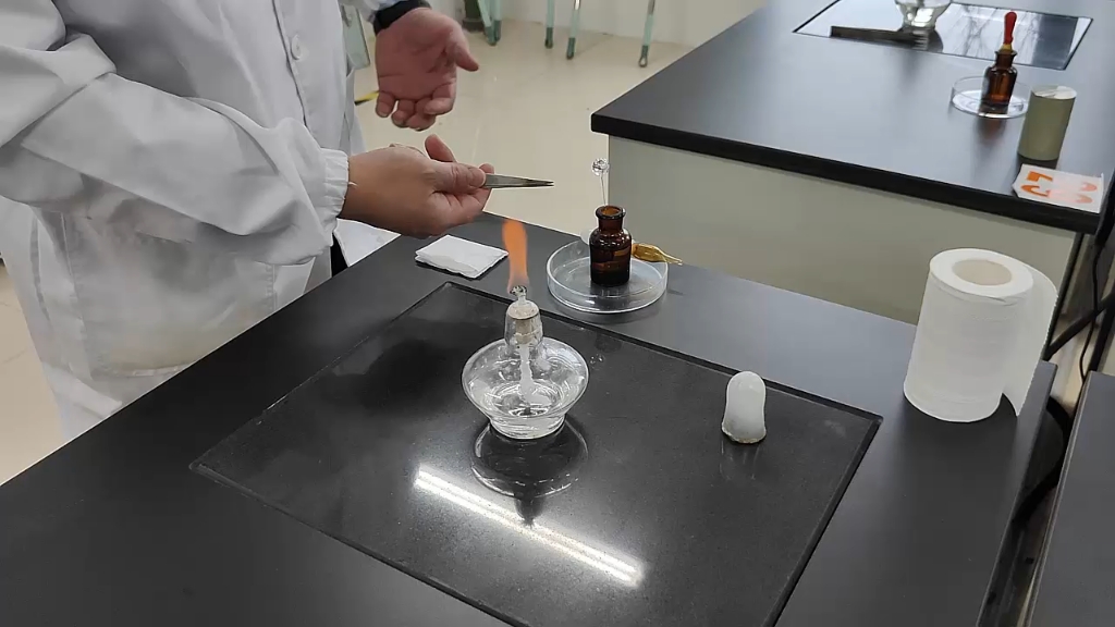 安瓿球与碘量瓶的使用