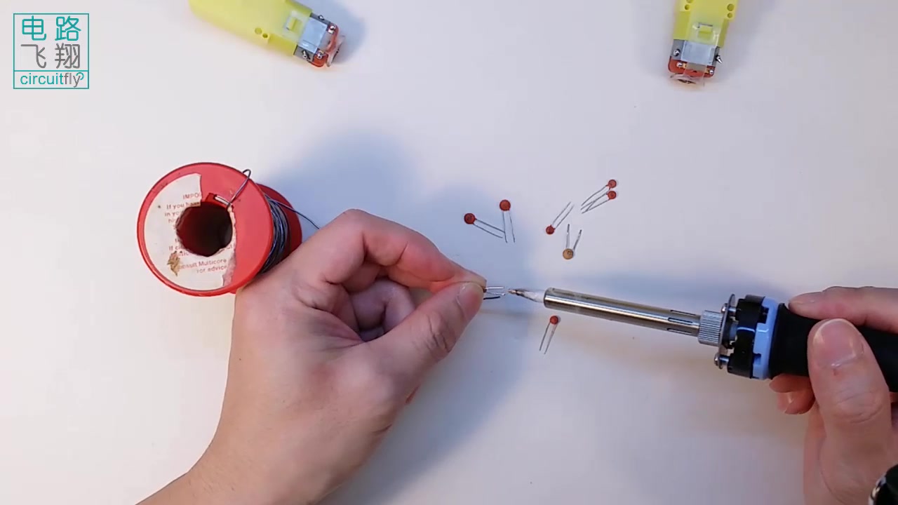 ...第2步——电机及滤波电容焊接-clybot C6自平衡寻线机器人-电路飞翔