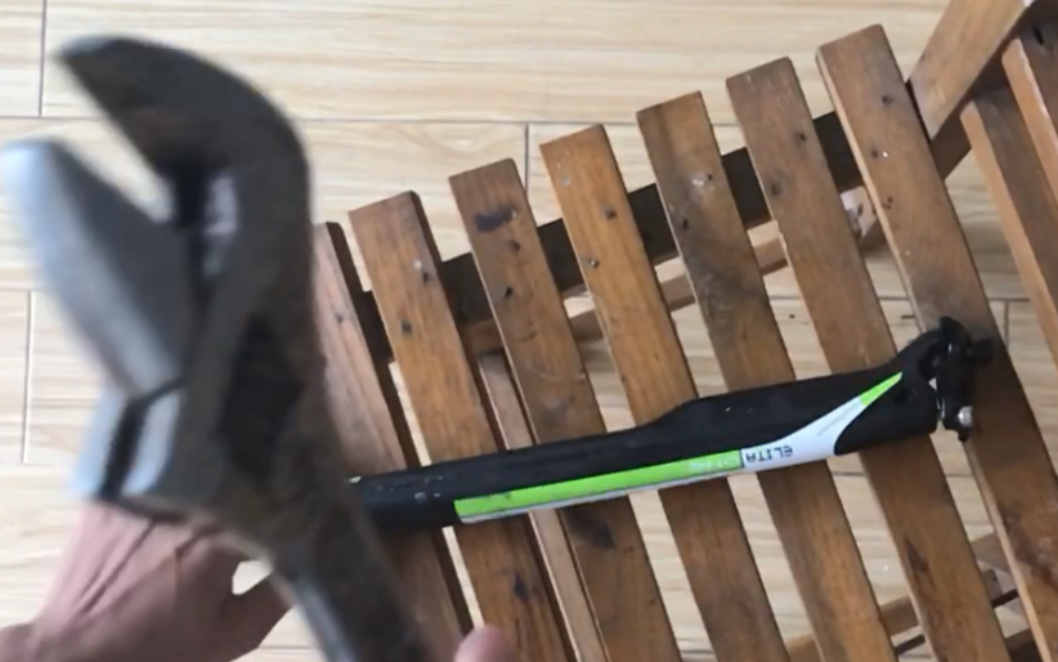 暴力测试厦门碳座管(125元碳纤维坐管测评)