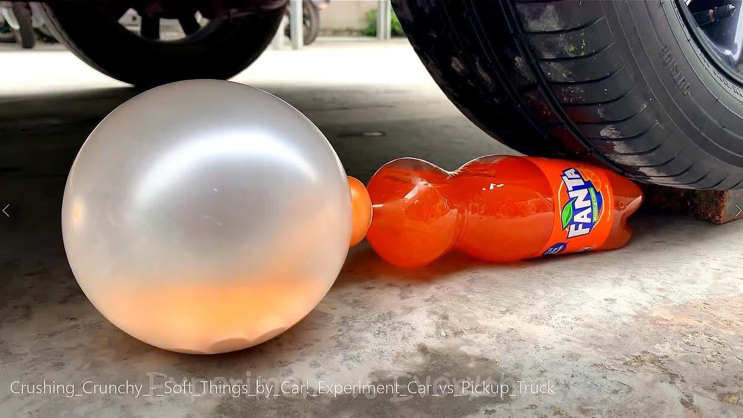 减压实验:汽车vs载货卡车 车轮下的各种东西 请勿模仿