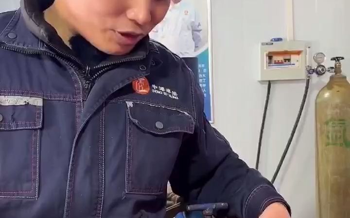 烧氩弧焊的时候,焊丝起小球球是怎么回事?