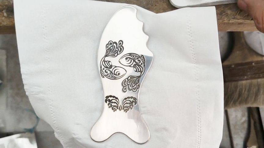 做一个鱼型的刮痧板,很好看的哦