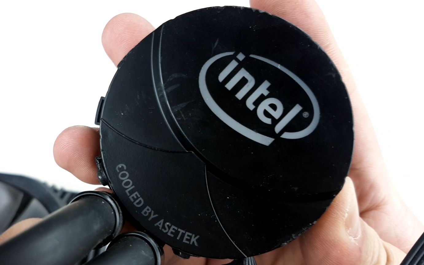 拆解intel原厂水冷套件,看看它能否令半导体制冷片滴水成冰