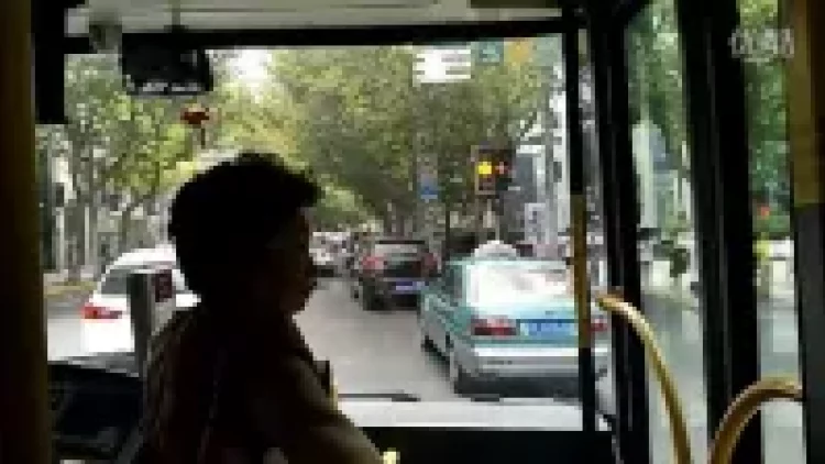 ...(无轨电车)[J2B-0061(沈伟民师傅)]九江路中山东一路→中山公园(万航...