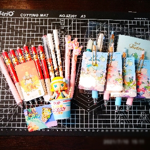 拆盲盒的非洲人 