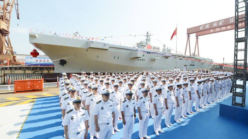 刚刚!075型两栖攻击舰正式下水:排水量4万吨