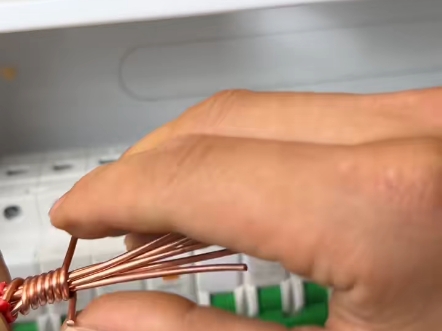 震惊了电工同行,没想到这种方法也能赚到米,手艺不错值得学习