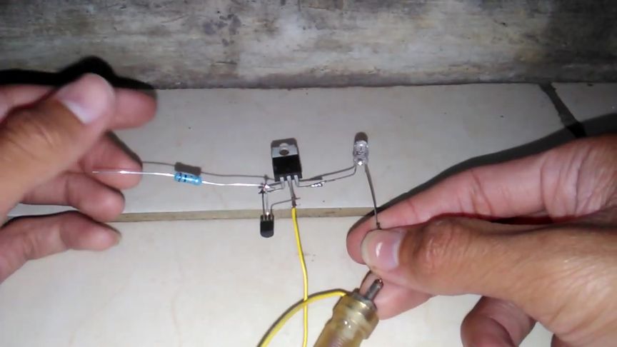 如何制作简单的触摸传感器,提示3242和BC 557