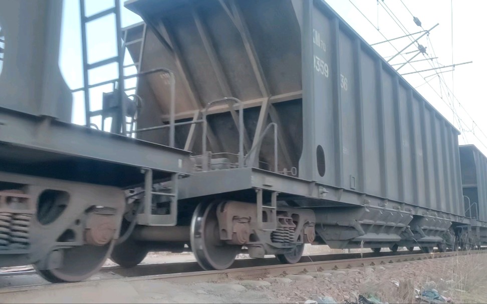 近距离拍摄KM70型煤炭漏斗车,这车细节真多!