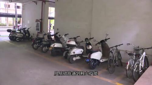 电动车新手必看!3分钟学会骑行技巧,告别摇摇晃晃