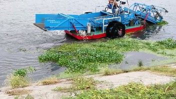城市里“另类"垃圾清运车