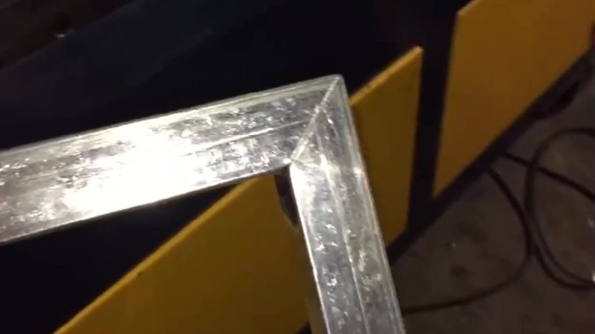 不锈钢方管原来是这么冲出来的,模具结构牛