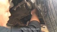 全自动更换汽车变速箱油,看下抽出来的油到底有多黑?