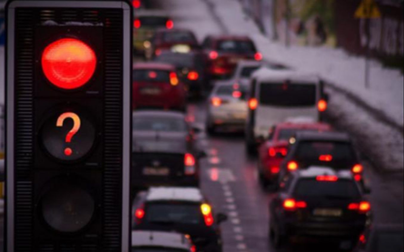 新版红绿灯开始普及!快来了解它的原理,不然稍不注意就会被扣分