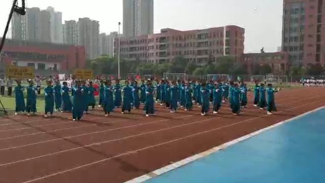 燃,小学生运动表演野摩托