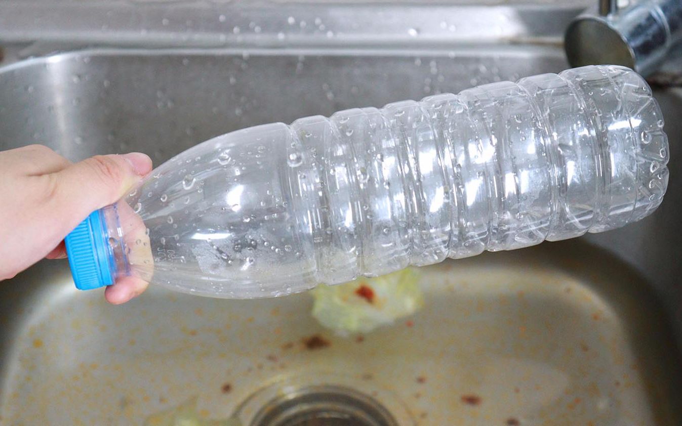 不管厨房下水道再堵,只用一个塑料瓶,5分钟快速疏通,不花钱