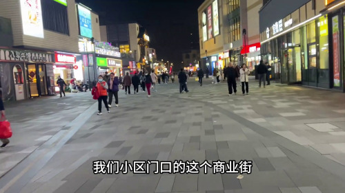 上海的商业街人气回暖