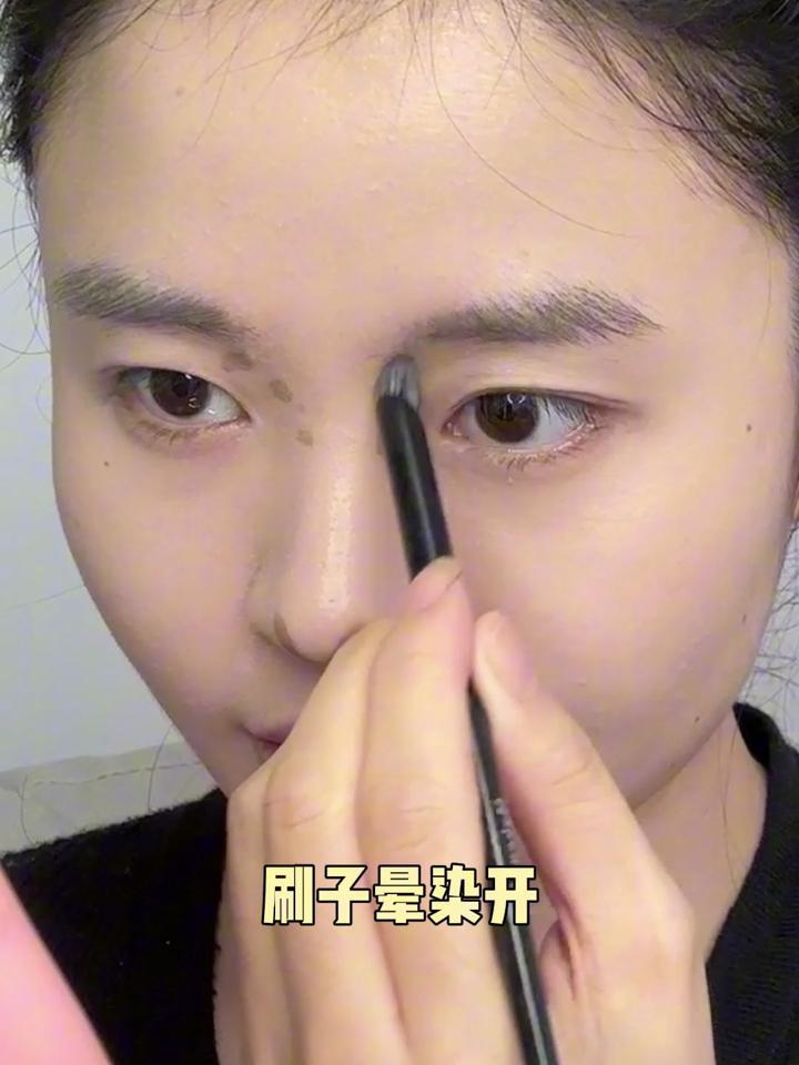 我这样的方圆脸都能画!湿发妆容就是俺的神