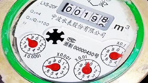 怎么看水表和电表?抄表师傅教你一招,自己看明白,再不花冤枉钱