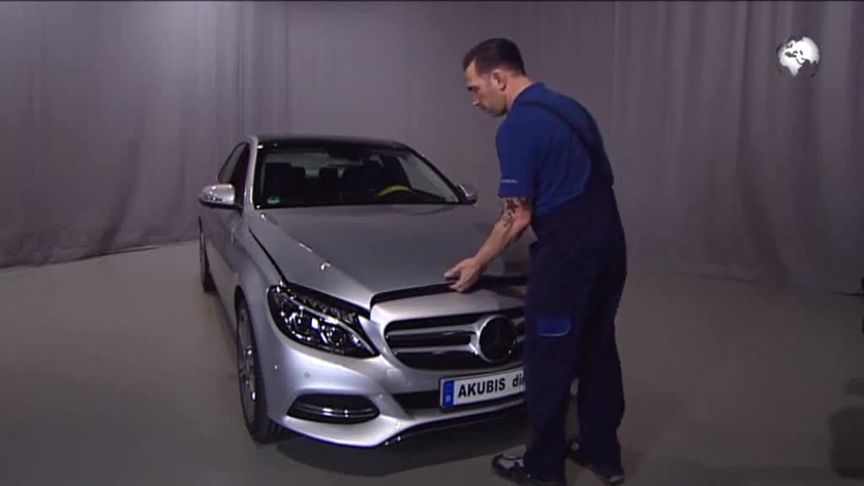 C级车(W205):更换空调的灰尘过滤器和组合过滤器
