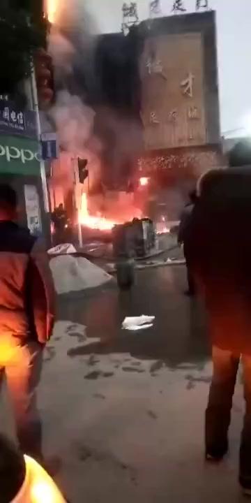 【贵州毕节一养生店火灾致5死4伤】据贵州毕节金沙县委宣传部通报,...