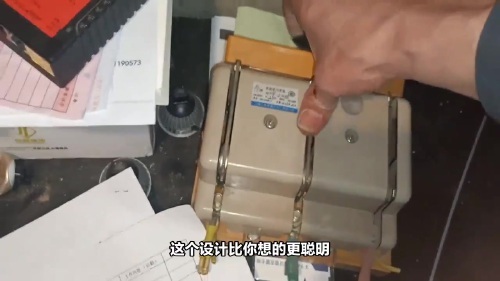 GIS双断口隔离开关原理