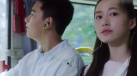 中学生就会谈恋爱,还挺会撩,问女学生擦没擦防晒?一路送给到家