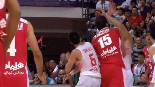 #看篮球上咪咕# 2015年男篮亚锦赛上,中国男篮面对老对手伊朗男篮,支.