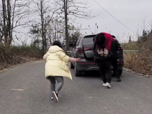 生活中的挑战与坚持之间的博弈,谁能最终逆袭胜出?