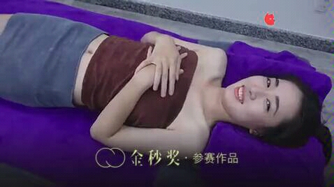 美女体验泰国精油按摩