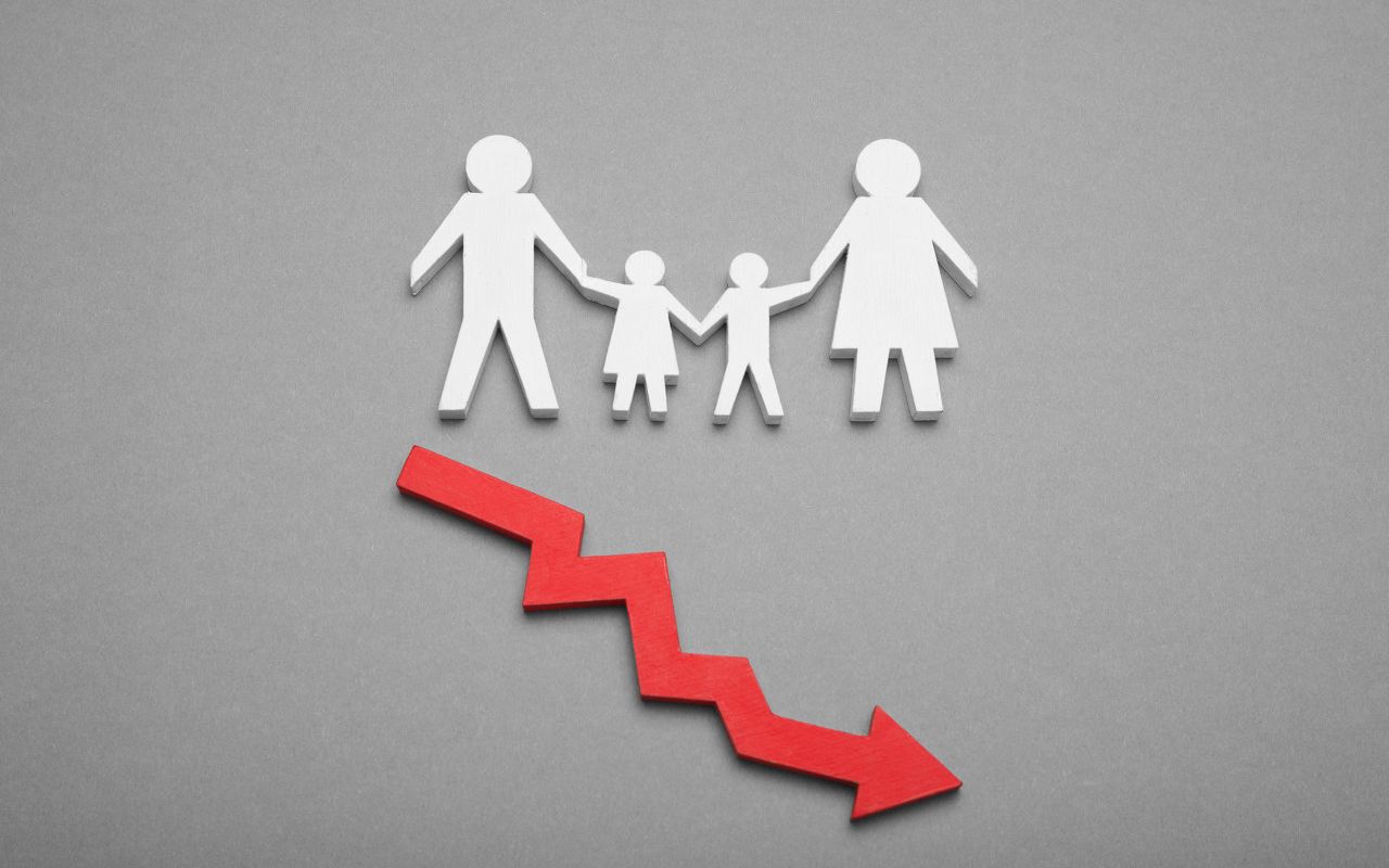 我国一孩生育率跌至0.5 人口老龄化性别失衡等问题十分严重