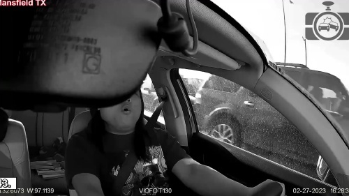 行车记录仪拍下的奇葩事故瞬间