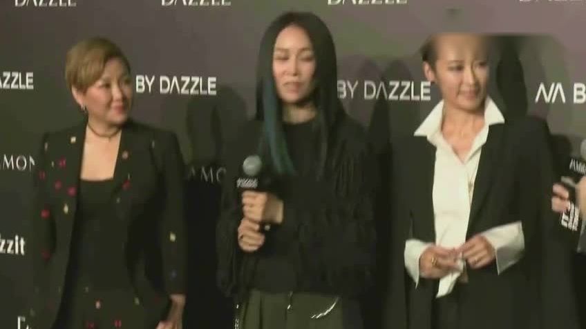 王菲那英合影春晚作曲人回顾王菲的几次春晚表演