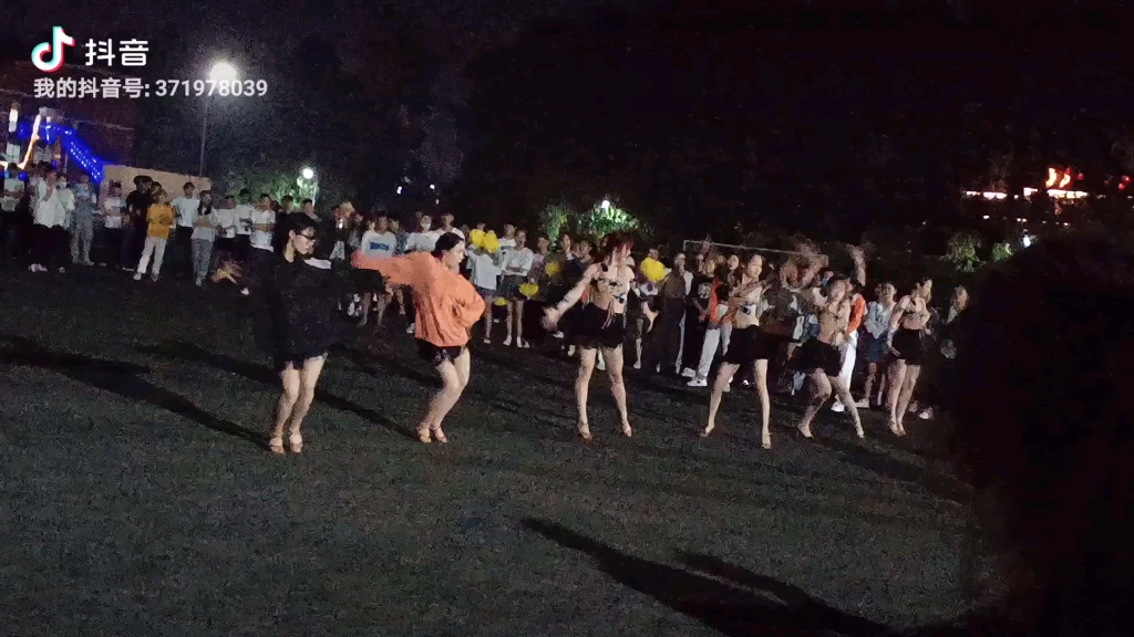 学校运动会,学姐跳拉丁舞