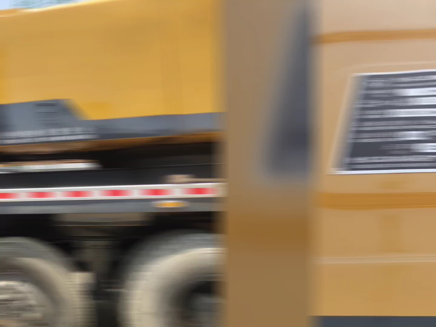 新款徐工25吨吊车到货啦!二手100吨汽车吊全路面起重机