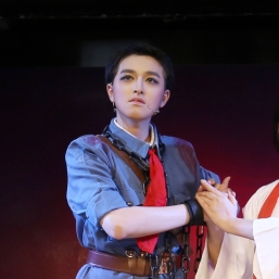 神采奕奕-是小生 