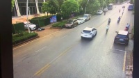 事故典型案例,覆车之戒:注意观察路面