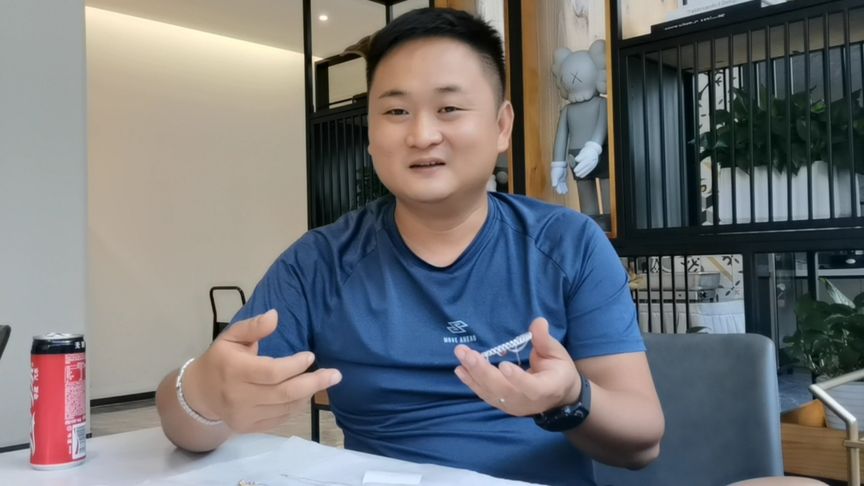 18k金首饰好吗?为什么铂金首饰比18K白卖的多?听细解…