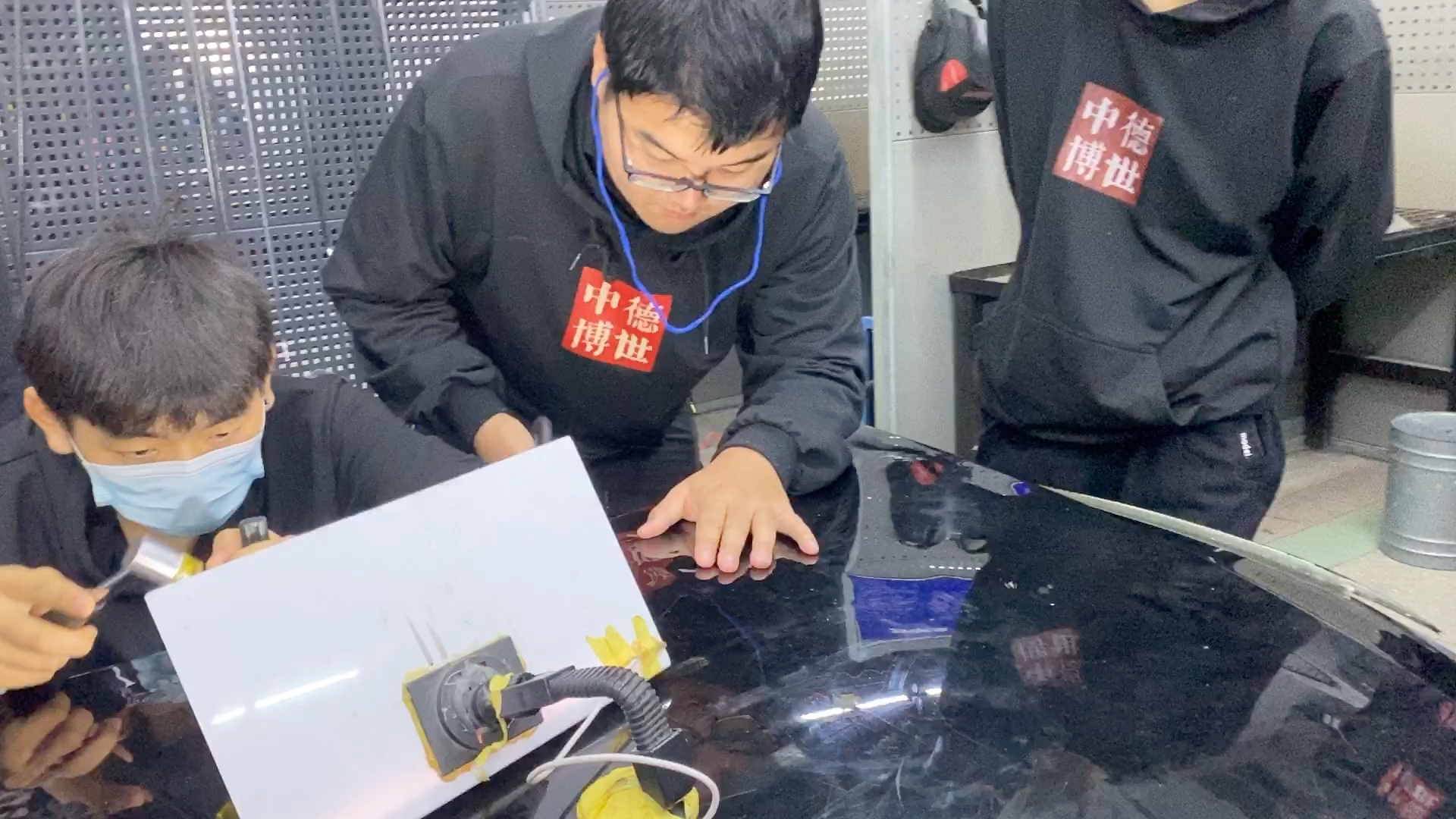 汽车钣金之无痕修复