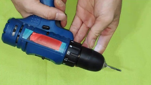 锂电钻电池不够劲?教你如何改造!
