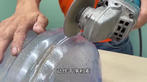 小伙脑洞大开!用储水桶DIY自来水过滤器,成品效果太惊艳了!