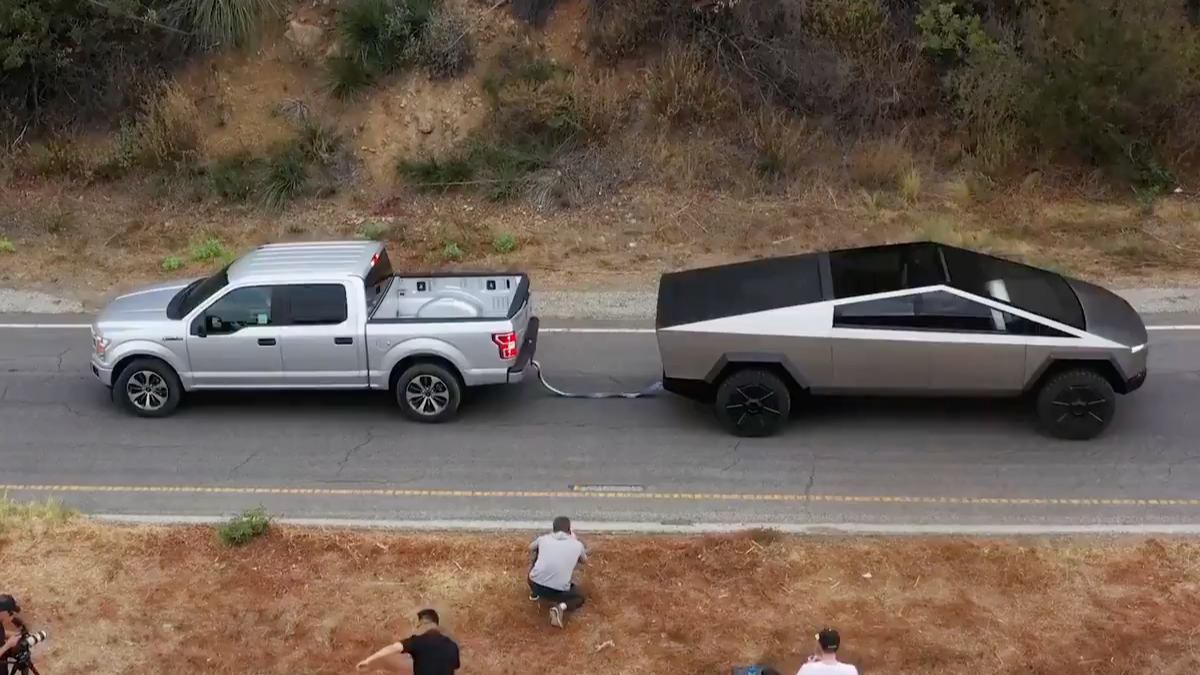 特斯拉Cybertruck 比福特猛禽更猛