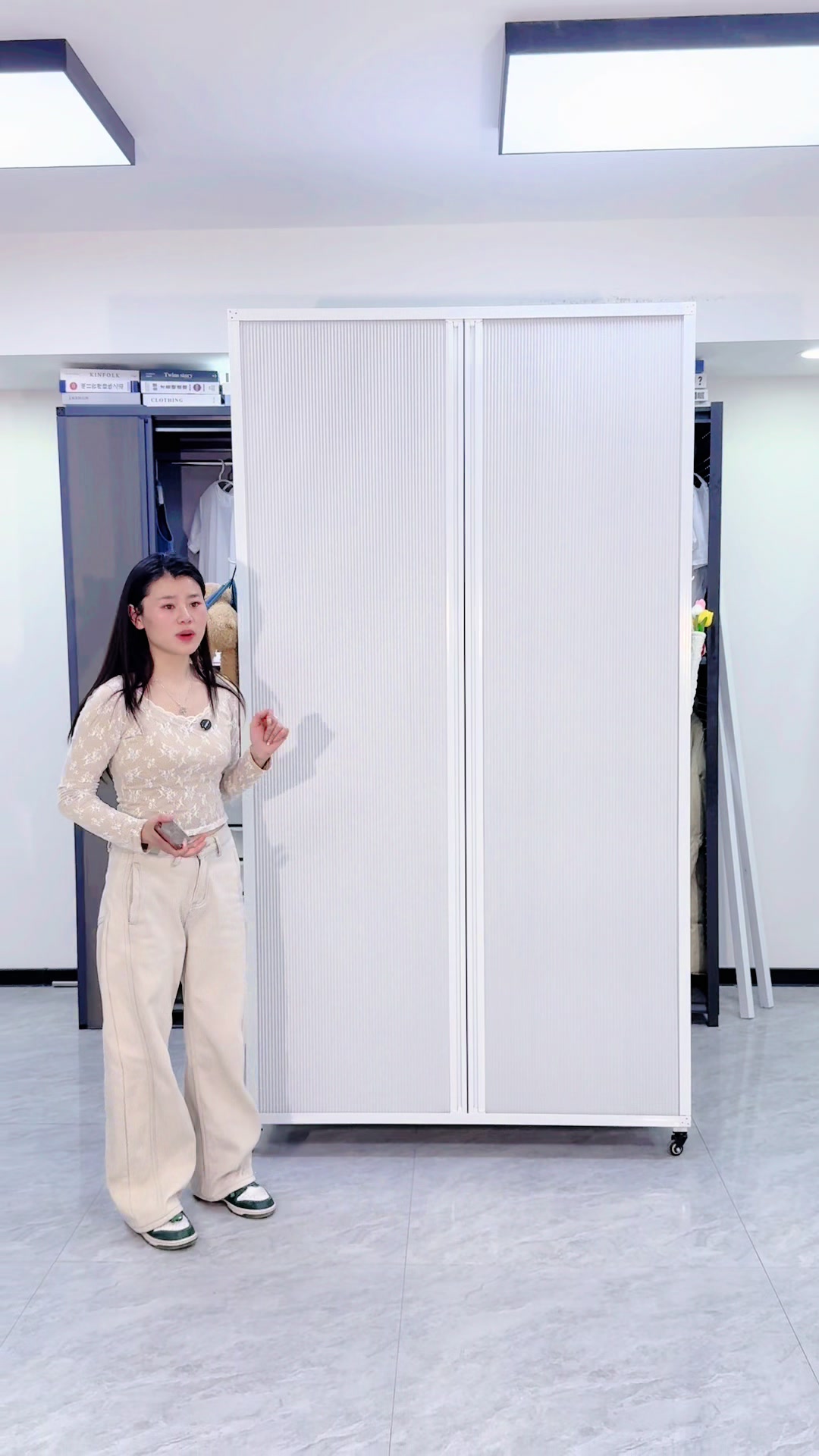 衣柜,带推拉门货架衣柜,稳固结实耐用,是不是你心目中的完美衣柜#好...